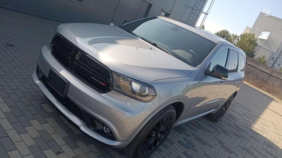 Grey Dodge Durango 2015 in Siauliai, with an engine capacity of 3.60 L and mileage of 286 thousand km for 12800 €, photo 1 on AUTOMOTO.COM.LV