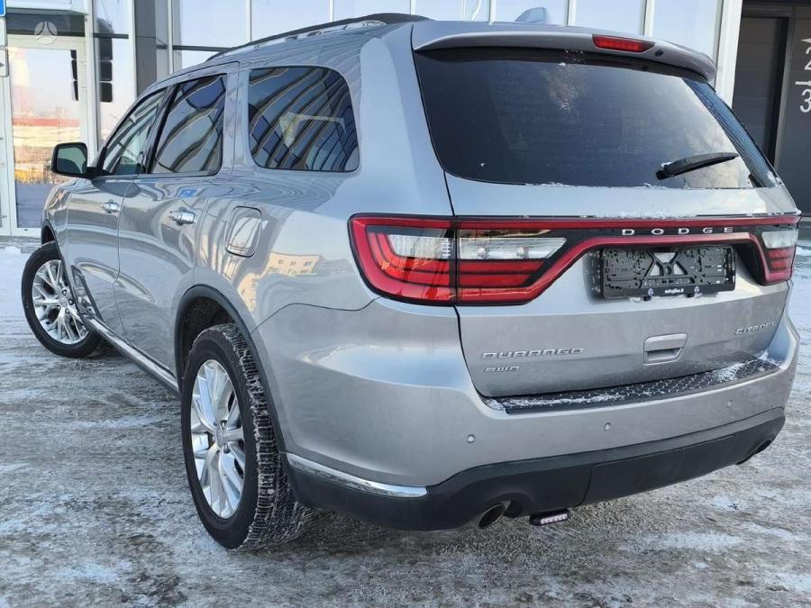 Grey Dodge Durango 2016 in Vilnius, with an engine capacity of 3.60 L and mileage of 300 thousand km for 14950 €, photo 8 on AUTOMOTO.COM.LV