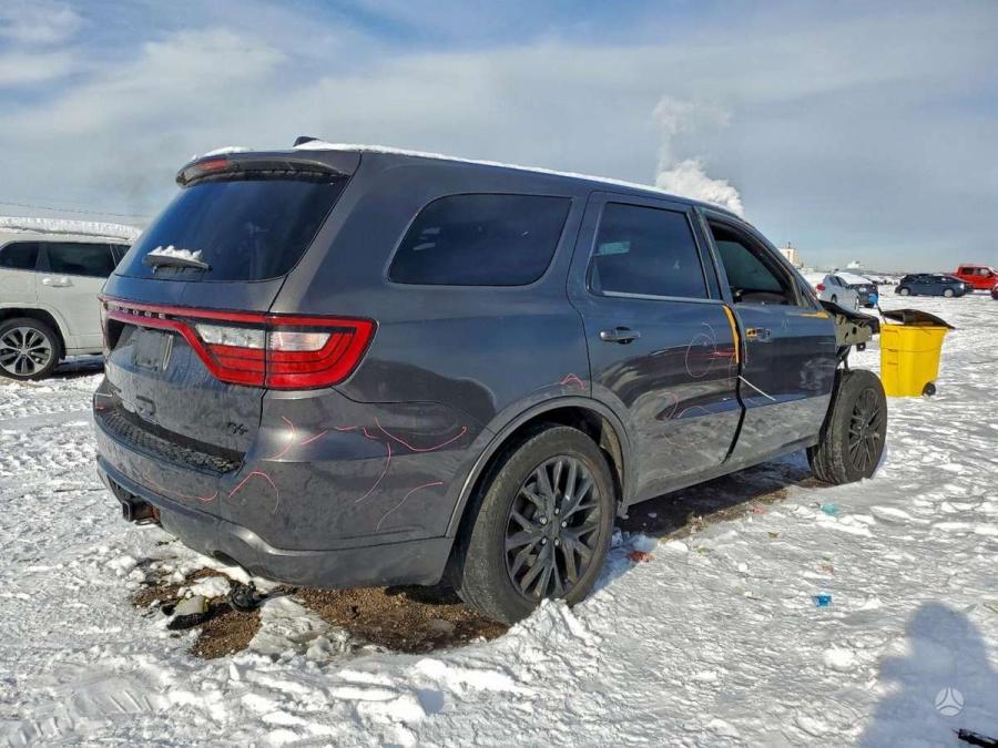 Grey Dodge Durango 2016 in Vilnius, with an engine capacity of 5.65 L and mileage of 174 thousand km for 9649 €, photo 3 on AUTOMOTO.COM.LV