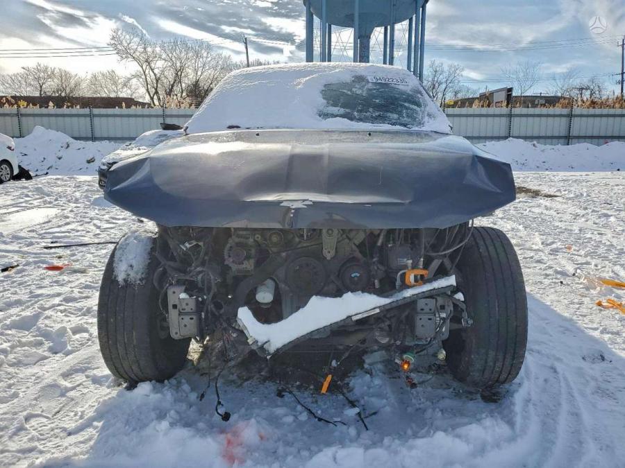 Grey Dodge Durango 2016 in Vilnius, with an engine capacity of 5.65 L and mileage of 174 thousand km for 9649 €, photo 5 on AUTOMOTO.COM.LV