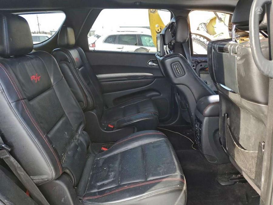 Grey Dodge Durango 2016 in Vilnius, with an engine capacity of 5.65 L and mileage of 174 thousand km for 9649 €, photo 10 on AUTOMOTO.COM.LV