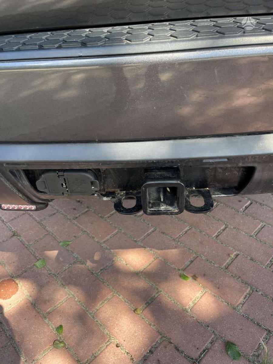 Grey Dodge Durango 2016 in Klaipeda, with an engine capacity of 3.60 L and mileage of 256 thousand km for 10990 €, photo 12 on AUTOMOTO.COM.LV
