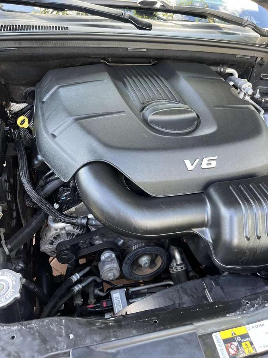 Grey Dodge Durango 2016 in Klaipeda, with an engine capacity of 3.60 L and mileage of 256 thousand km for 10990 €, photo 17 on AUTOMOTO.COM.LV