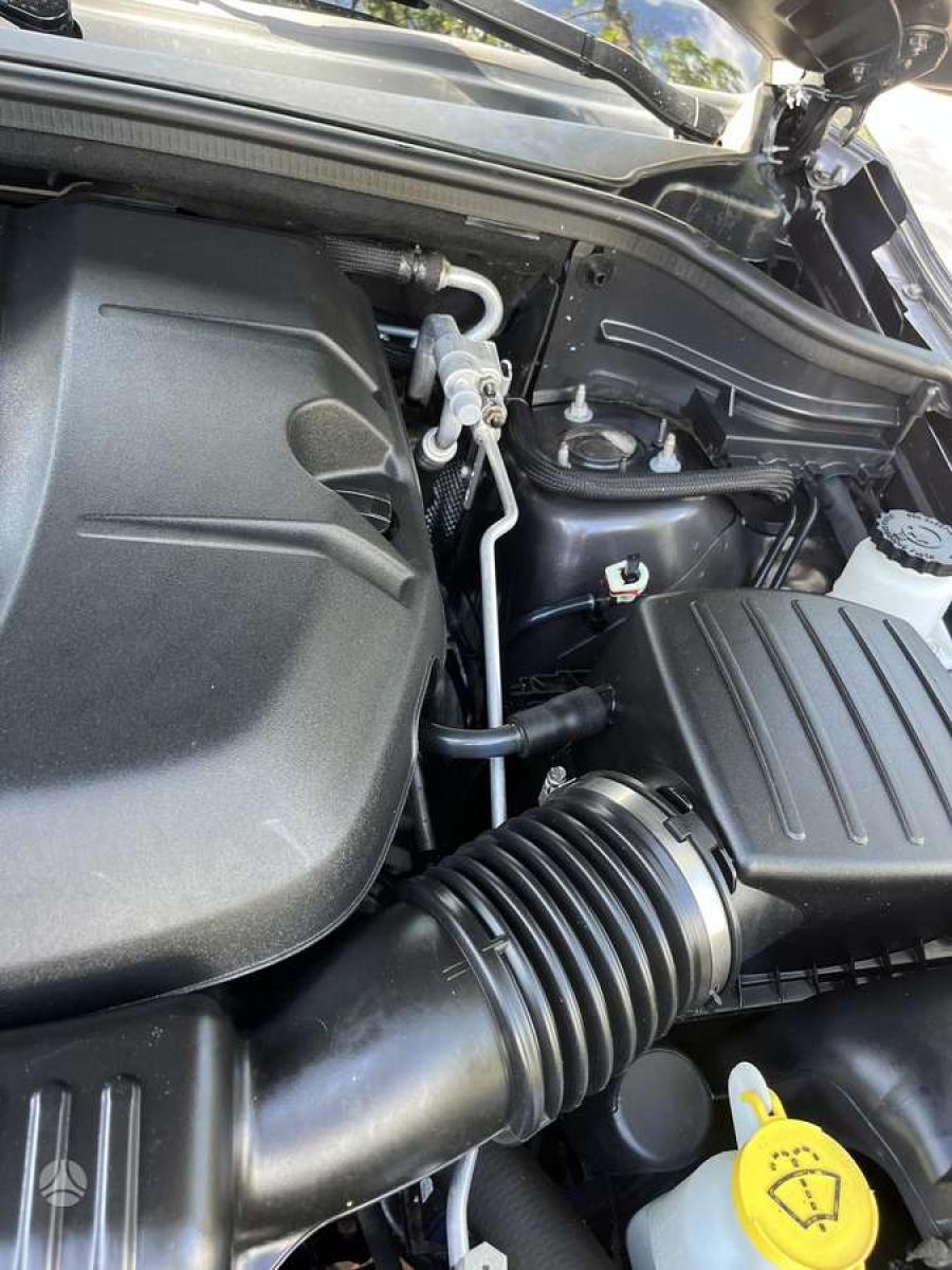 Grey Dodge Durango 2016 in Klaipeda, with an engine capacity of 3.60 L and mileage of 256 thousand km for 10990 €, photo 20 on AUTOMOTO.COM.LV