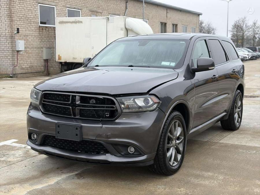 Grey Dodge Durango 2017 in Siauliai, with an engine capacity of 5.65 L and mileage of 153 thousand km for 11900 €, photo 1 on AUTOMOTO.COM.LV