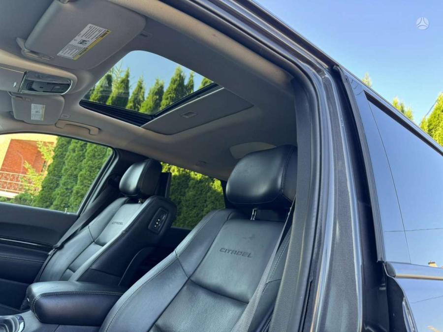 Grey Dodge Durango 2017 in Siauliai, with an engine capacity of 3.60 L and mileage of 0 thousand km for 8250 €, photo 22 on AUTOMOTO.COM.LV