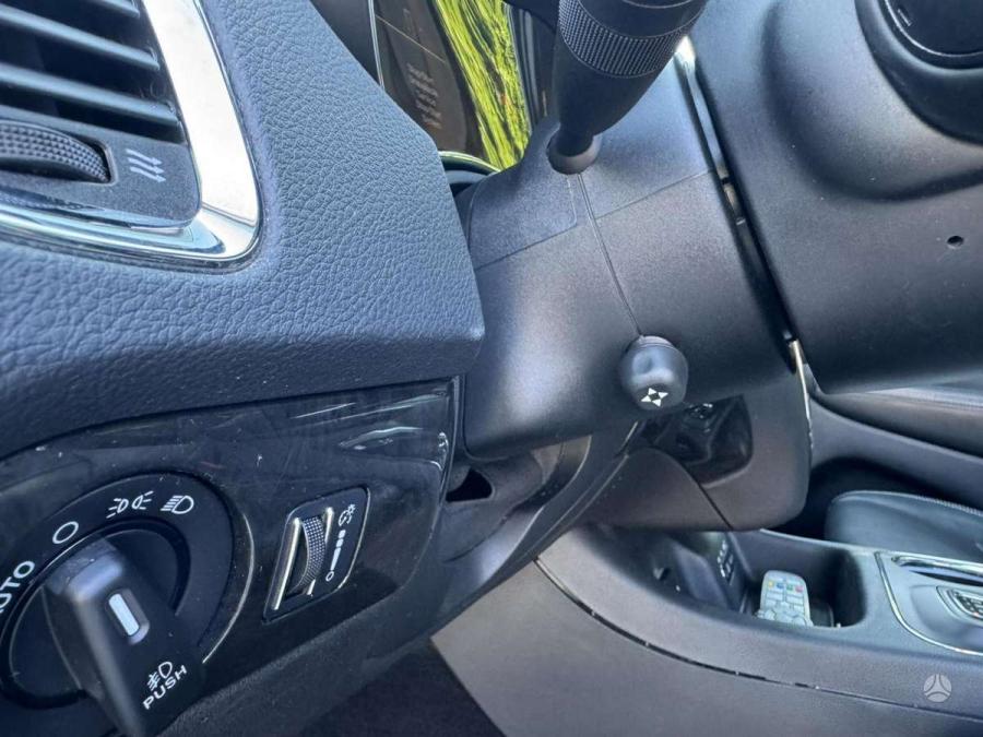 Grey Dodge Durango 2017 in Siauliai, with an engine capacity of 3.60 L and mileage of 0 thousand km for 8250 €, photo 23 on AUTOMOTO.COM.LV
