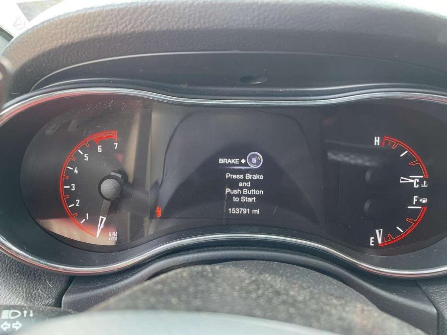 Grey Dodge Durango 2017 in Alytus, with an engine capacity of 5.65 L and mileage of 242 thousand km for 9300 €, photo 8 on AUTOMOTO.COM.LV