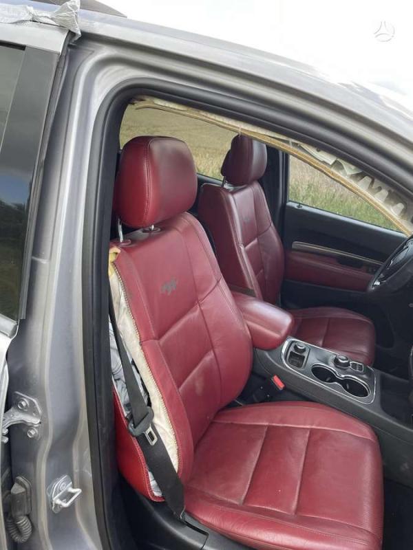 Grey Dodge Durango 2017 in Alytus, with an engine capacity of 5.65 L and mileage of 242 thousand km for 9300 €, photo 8 on AUTOMOTO.COM.LV