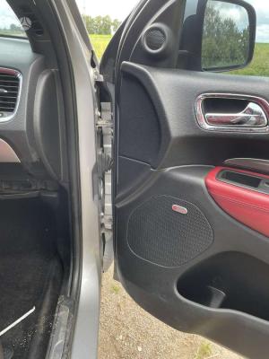 Grey Dodge Durango 2017 in Alytus, with an engine capacity of 5.65 L and mileage of 242 thousand km for 9300 €, photo 10 on AUTOMOTO.COM.LV
