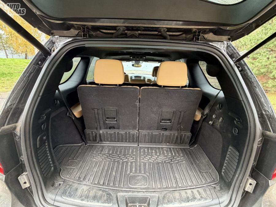Grey Dodge Durango 2017 in Kaunas, with an engine capacity of 3.60 L and mileage of 155 thousand km for 9550 €, photo 10 on AUTOMOTO.COM.LV