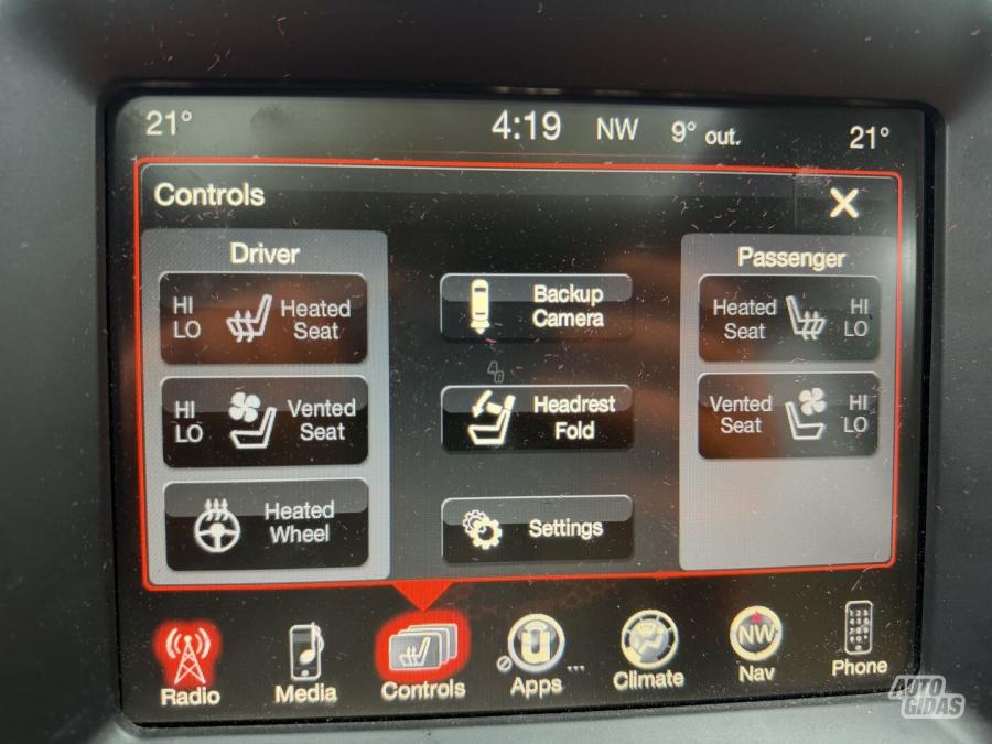 Grey Dodge Durango 2017 in Kaunas, with an engine capacity of 3.60 L and mileage of 155 thousand km for 9550 €, photo 17 on AUTOMOTO.COM.LV