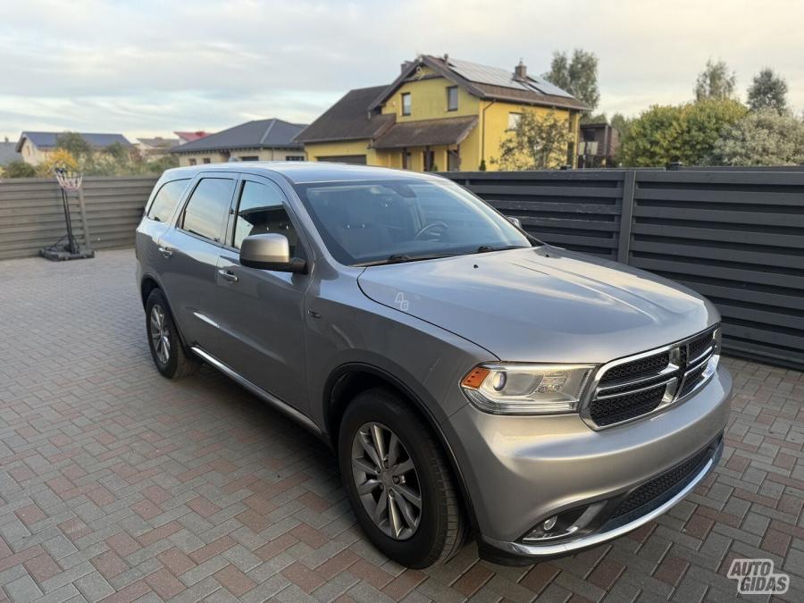 Grey Dodge Durango 2018 in Kaunas, with an engine capacity of 3.60 L and mileage of 248 thousand km for 12999 €, photo 1 on AUTOMOTO.COM.LV