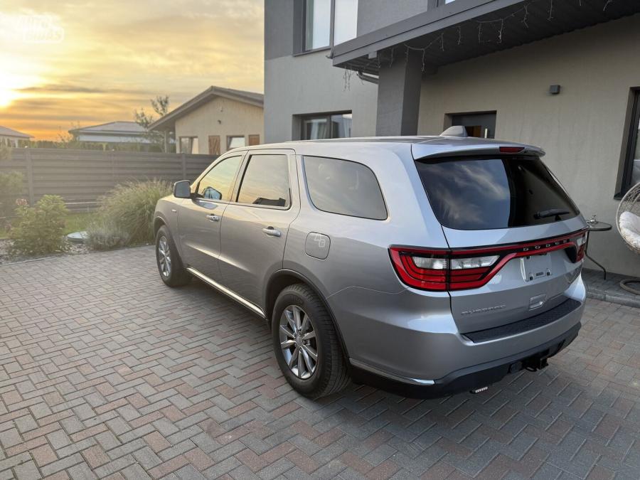 Grey Dodge Durango 2018 in Kaunas, with an engine capacity of 3.60 L and mileage of 248 thousand km for 12999 €, photo 2 on AUTOMOTO.COM.LV