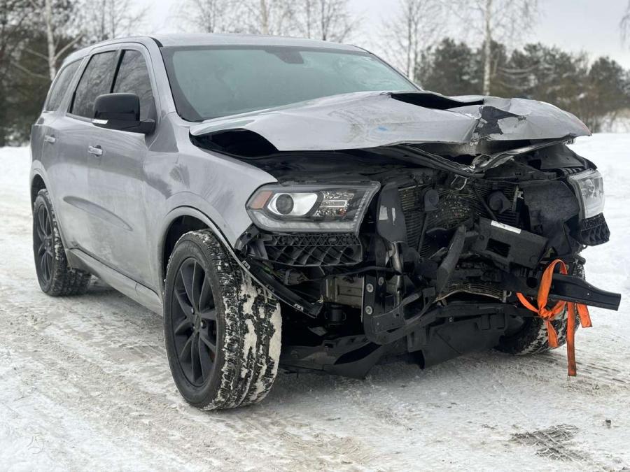 Grey Dodge Durango 2018 in Ukmerge, with an engine capacity of 5.65 L and mileage of 105 thousand km for 8500 €, photo 2 on AUTOMOTO.COM.LV