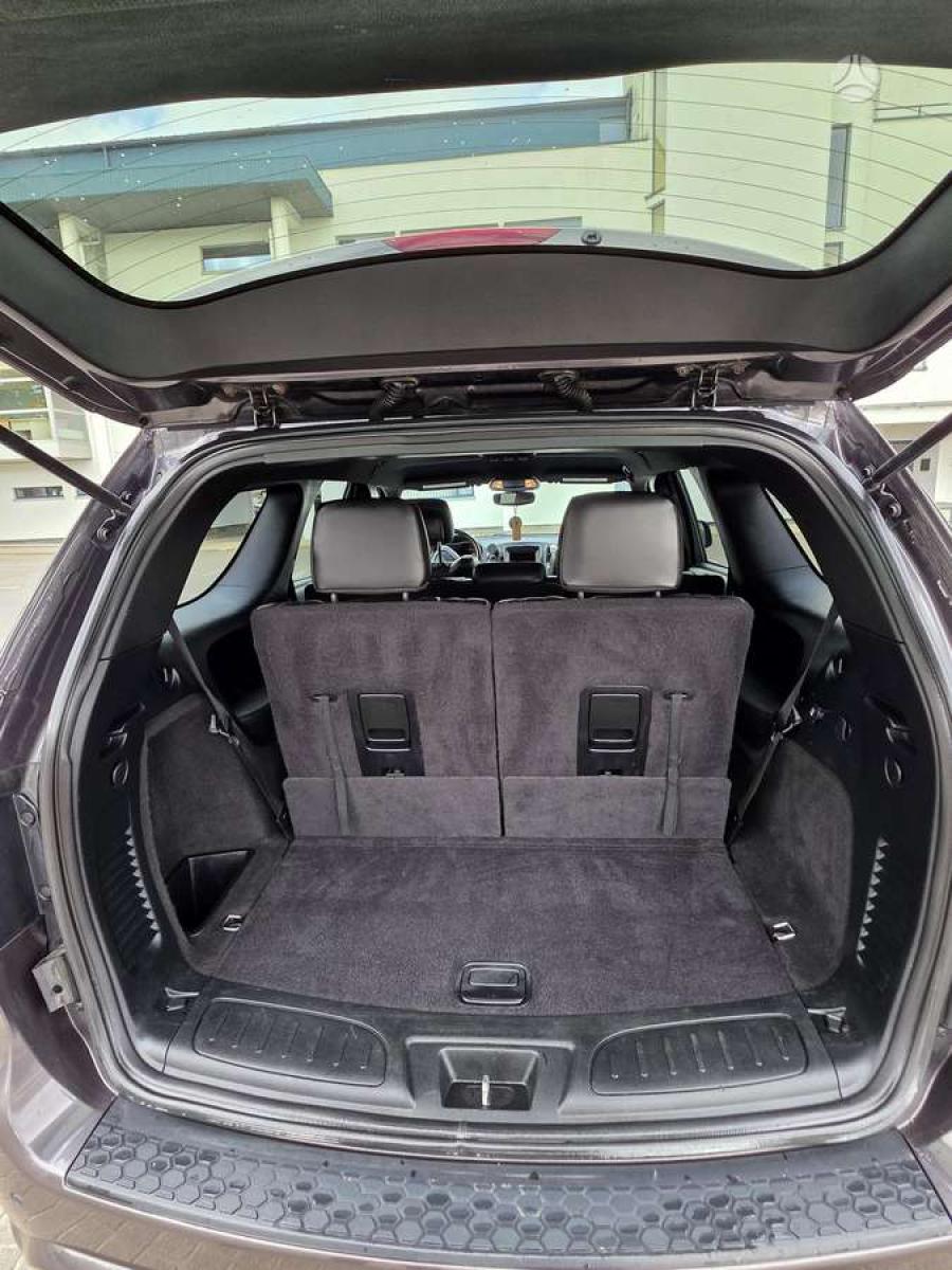 Grey Dodge Durango 2018 in Telschi, with an engine capacity of 3.60 L and mileage of 143 thousand km for 17800 €, photo 12 on AUTOMOTO.COM.LV