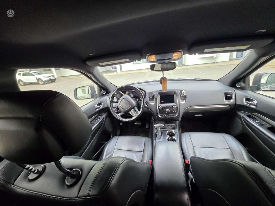 Grey Dodge Durango 2018 in Telschi, with an engine capacity of 3.60 L and mileage of 143 thousand km for 17800 €, photo 14 on AUTOMOTO.COM.LV