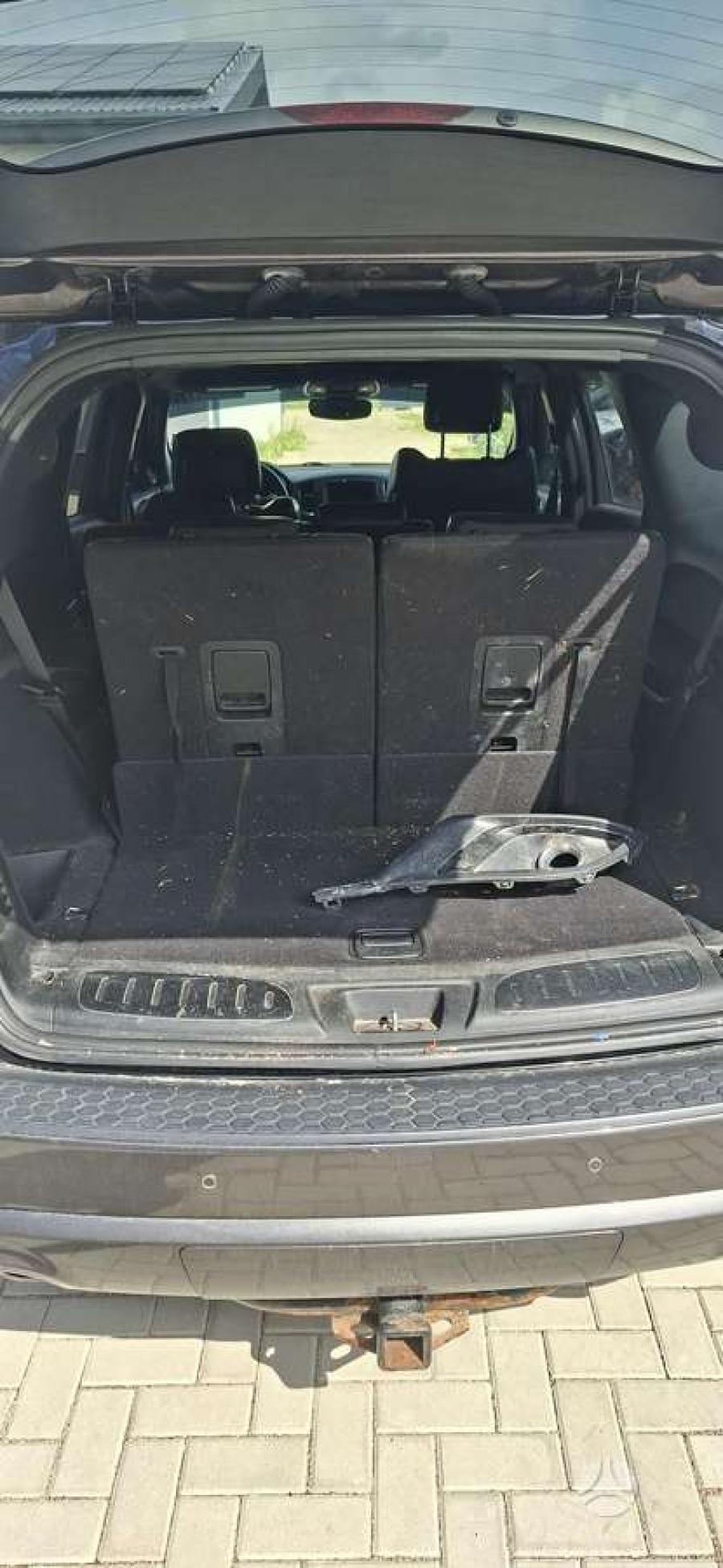 Grey Dodge Durango 2018 in Vilnius, with an engine capacity of 3.60 L and mileage of 264 thousand km for 10900 €, photo 11 on AUTOMOTO.COM.LV