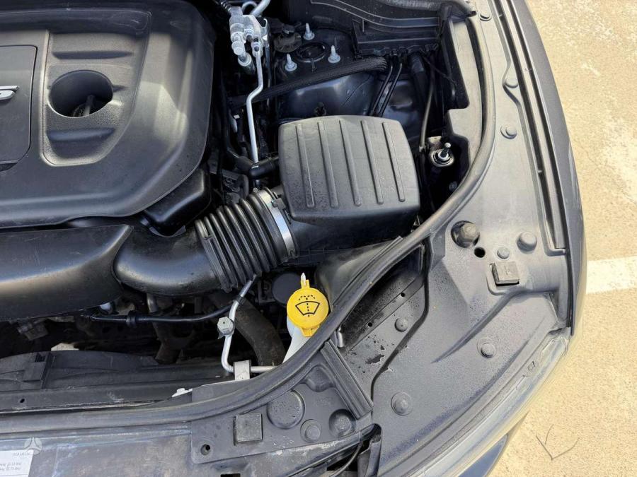 Grey Dodge Durango 2018 in Siauliai, with an engine capacity of 3.60 L and mileage of 245 thousand km for 10900 €, photo 23 on AUTOMOTO.COM.LV