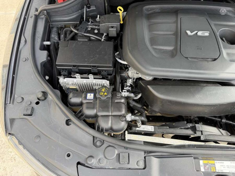 Grey Dodge Durango 2018 in Siauliai, with an engine capacity of 3.60 L and mileage of 194 thousand km for 10900 €, photo 21 on AUTOMOTO.COM.LV