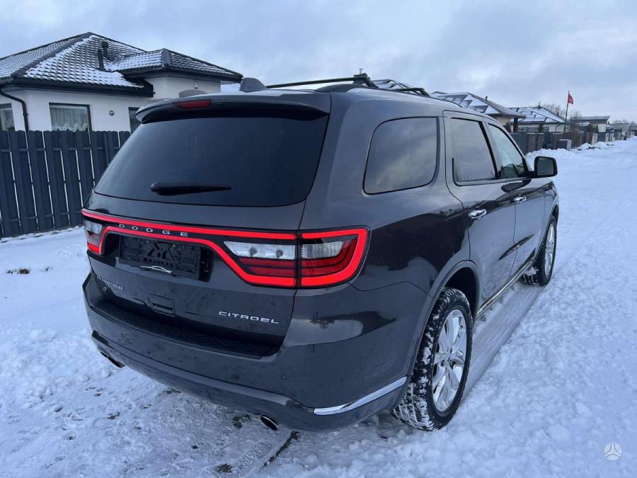 Pelēks Dodge Durango 2019 Šauļi, ar dzinēja tilpumu 3.60 L un nobraukumu 177 tūkst. km par 18750 €, foto 5 vietnē AUTOMOTO.COM.LV