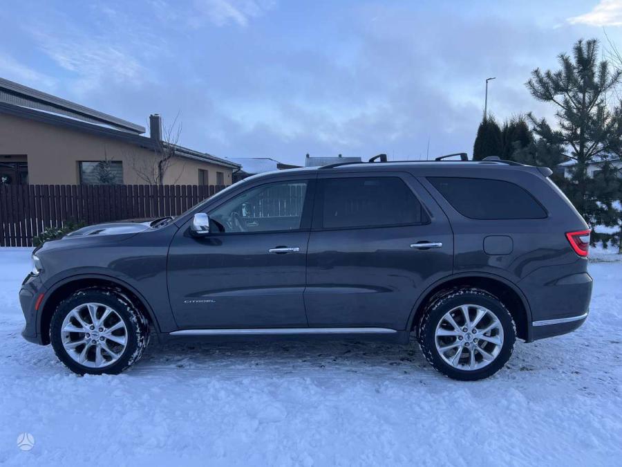 Pelēks Dodge Durango 2019 Šauļi, ar dzinēja tilpumu 3.60 L un nobraukumu 177 tūkst. km par 18750 €, foto 8 vietnē AUTOMOTO.COM.LV