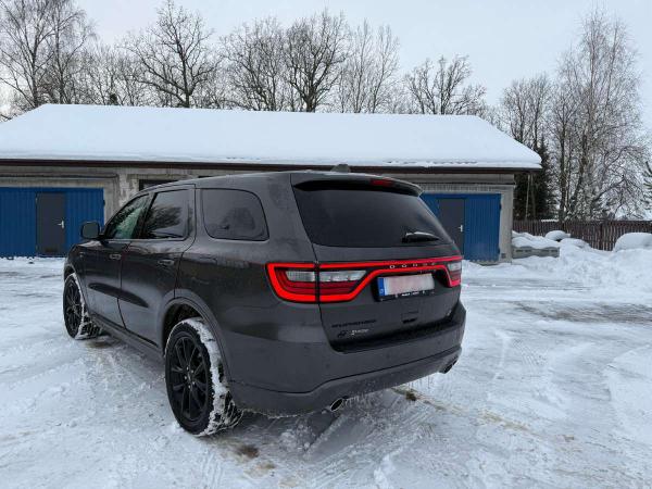 Grey Dodge Durango 2019 in Kretinga, with an engine capacity of 3.60 L and mileage of 122 thousand km for 17700 €, photo 7 on AUTOMOTO.COM.LV