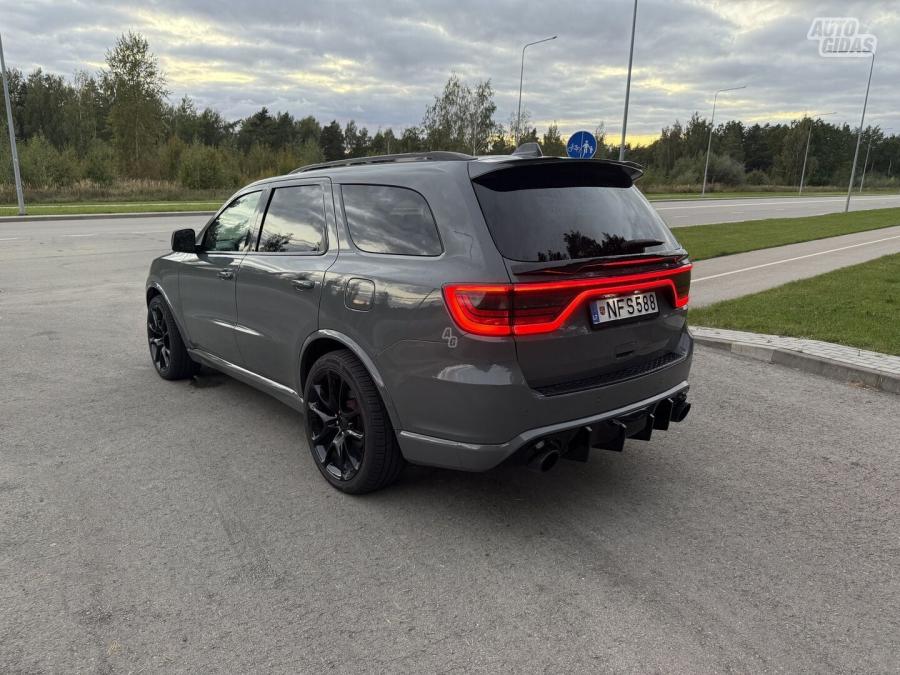 Grey Dodge Durango 2019 in Siauliai, with an engine capacity of 5.70 L and mileage of 74 thousand km for 26000 €, photo 3 on AUTOMOTO.COM.LV