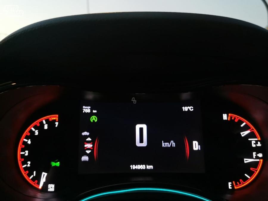 Pelēks Dodge Durango 2019 Šauļi, ar dzinēja tilpumu 3.60 L un nobraukumu 195 tūkst. km par 25000 €, foto 24 vietnē AUTOMOTO.COM.LV