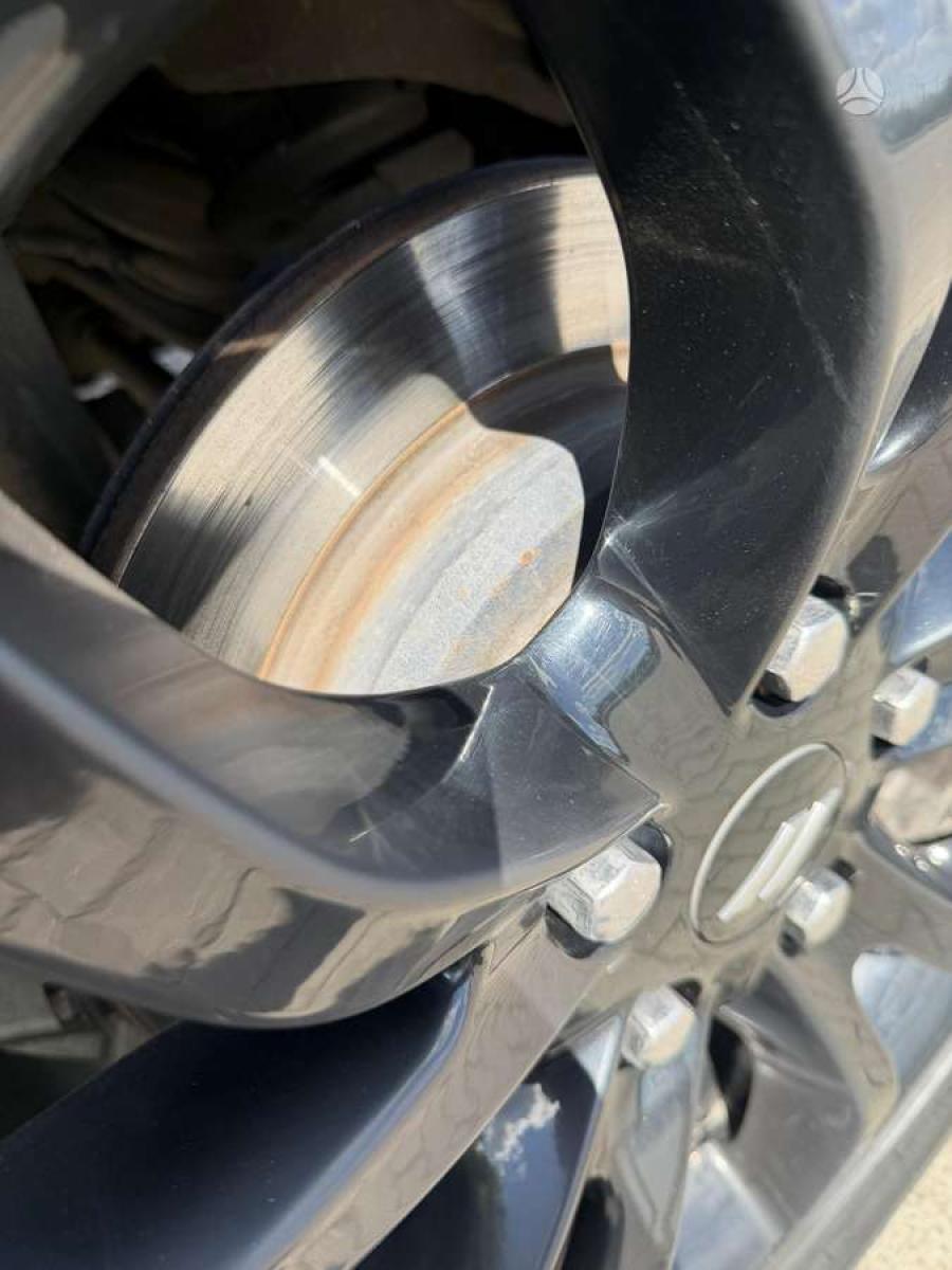 Grey Dodge Durango 2019 in Siauliai, with an engine capacity of 3.60 L and mileage of 116 thousand km for 15700 €, photo 15 on AUTOMOTO.COM.LV