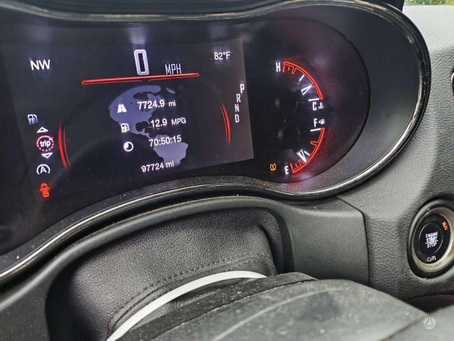 Grey Dodge Durango 2020 in Vilnius, with an engine capacity of 3.60 L and mileage of 157 thousand km for 11200 €, photo 6 on AUTOMOTO.COM.LV