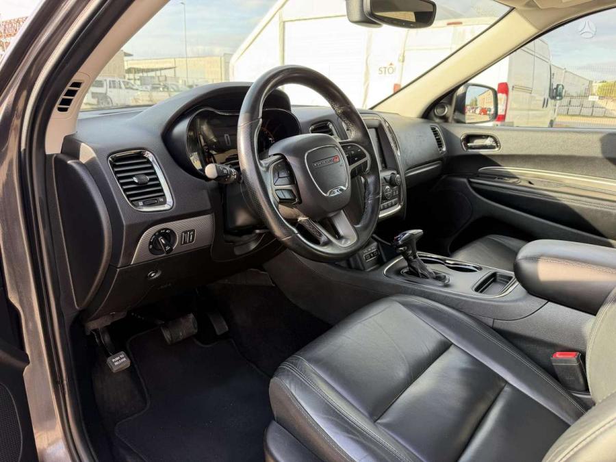 Grey Dodge Durango 2020 in Siauliai, with an engine capacity of 3.60 L and mileage of 222 thousand km for 11400 €, photo 8 on AUTOMOTO.COM.LV