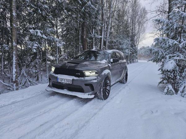 Grey Dodge Durango 2021 in Mazeikiai, with an engine capacity of 6.20 L and mileage of 107 thousand km for 62000 €, photo 2 on AUTOMOTO.COM.LV