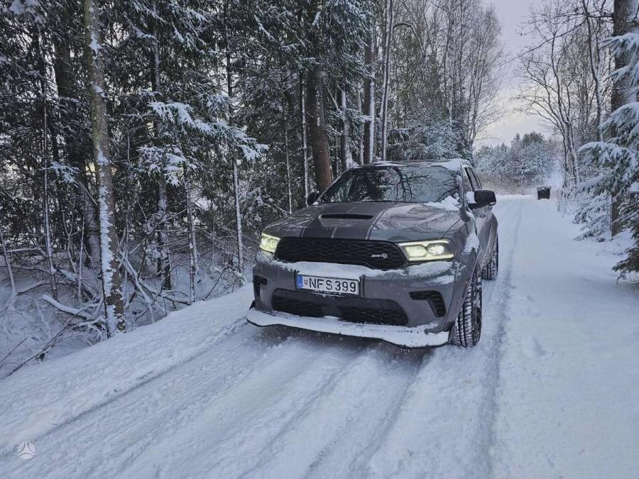 Серый Додж Дюранго 2021 в Мажейкяй, объемом двигателя 6.20 л и пробегом 107 тыс. км за 62000 €, фото 4 на AUTOMOTO.COM.LV