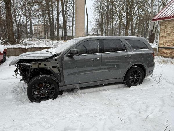 Pelēks Dodge Durango 2021 Šauļi, ar dzinēja tilpumu 5.65 L un nobraukumu 86 tūkst. km par 12999 €, foto 4 vietnē AUTOMOTO.COM.LV