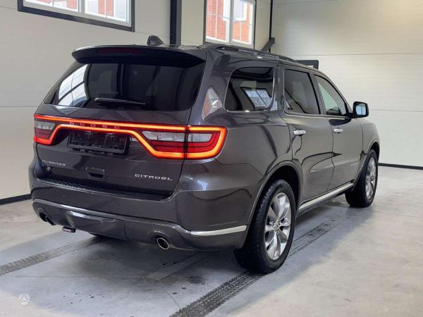 Pelēks Dodge Durango 2021 Šauļi, ar dzinēja tilpumu 3.60 L un nobraukumu 142 tūkst. km par 27800 €, foto 4 vietnē AUTOMOTO.COM.LV