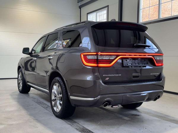 Pelēks Dodge Durango 2021 Šauļi, ar dzinēja tilpumu 3.60 L un nobraukumu 142 tūkst. km par 27800 €, foto 6 vietnē AUTOMOTO.COM.LV