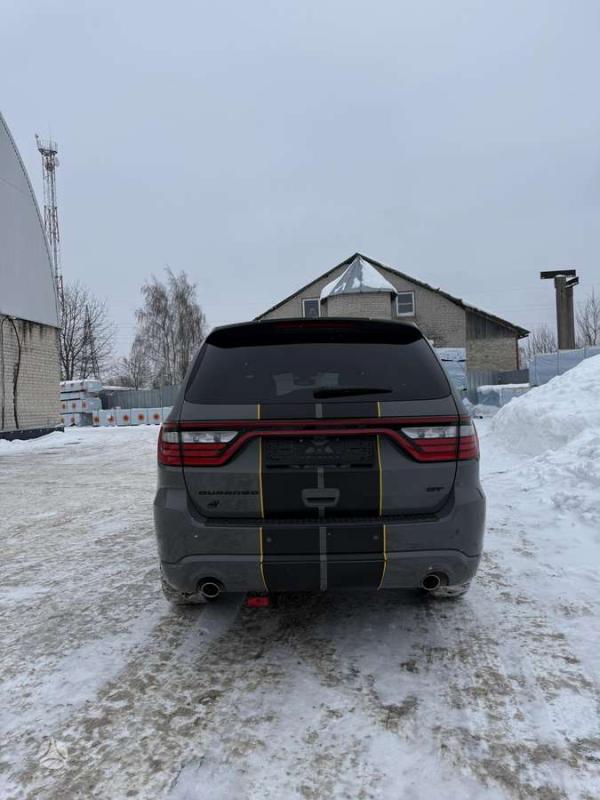 Grey Dodge Durango 2021 in Vilnius, with an engine capacity of 3.60 L and mileage of 116 thousand km for 27000 €, photo 4 on AUTOMOTO.COM.LV