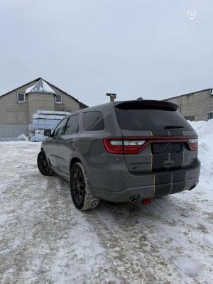 Grey Dodge Durango 2021 in Vilnius, with an engine capacity of 3.60 L and mileage of 116 thousand km for 27000 €, photo 5 on AUTOMOTO.COM.LV