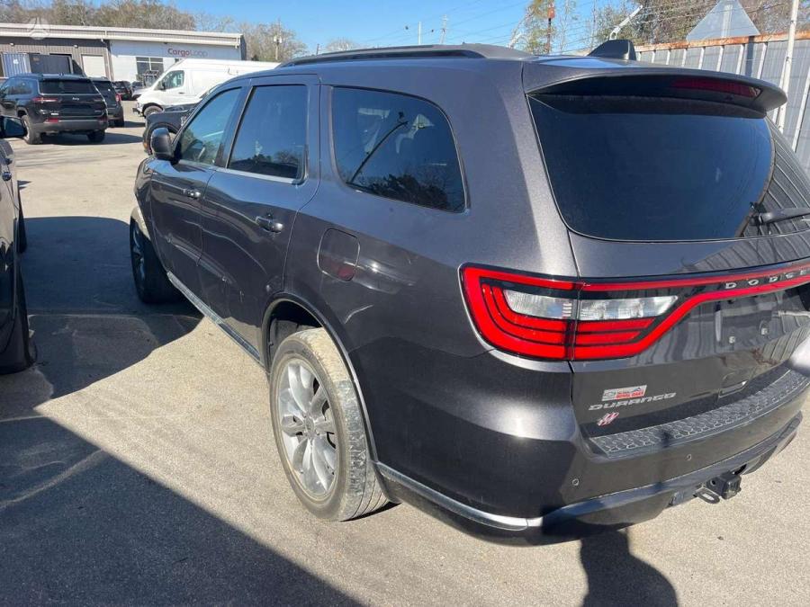 Grey Dodge Durango 2021 in Ukmerge, with an engine capacity of 3.60 L and mileage of 69 thousand km for 13450 €, photo 1 on AUTOMOTO.COM.LV