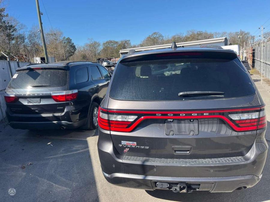 Grey Dodge Durango 2021 in Ukmerge, with an engine capacity of 3.60 L and mileage of 69 thousand km for 13450 €, photo 2 on AUTOMOTO.COM.LV