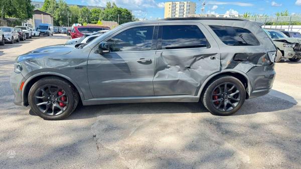 Pelēks Dodge Durango 2021 Ukmergė, ar dzinēja tilpumu 6.42 L un nobraukumu 59 tūkst. km par 27999 €, foto 4 vietnē AUTOMOTO.COM.LV