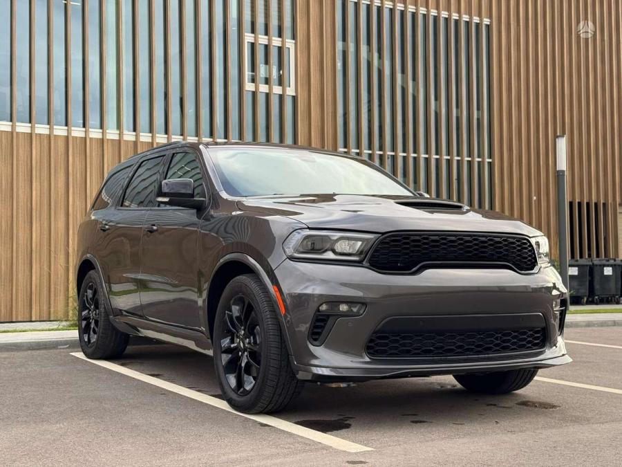 Grey Dodge Durango 2021 in Klaipeda, with an engine capacity of 5.70 L and mileage of 68 thousand km for 28000 €, photo 1 on AUTOMOTO.COM.LV