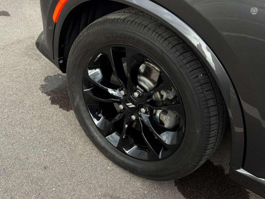 Grey Dodge Durango 2021 in Klaipeda, with an engine capacity of 5.70 L and mileage of 68 thousand km for 28000 €, photo 16 on AUTOMOTO.COM.LV