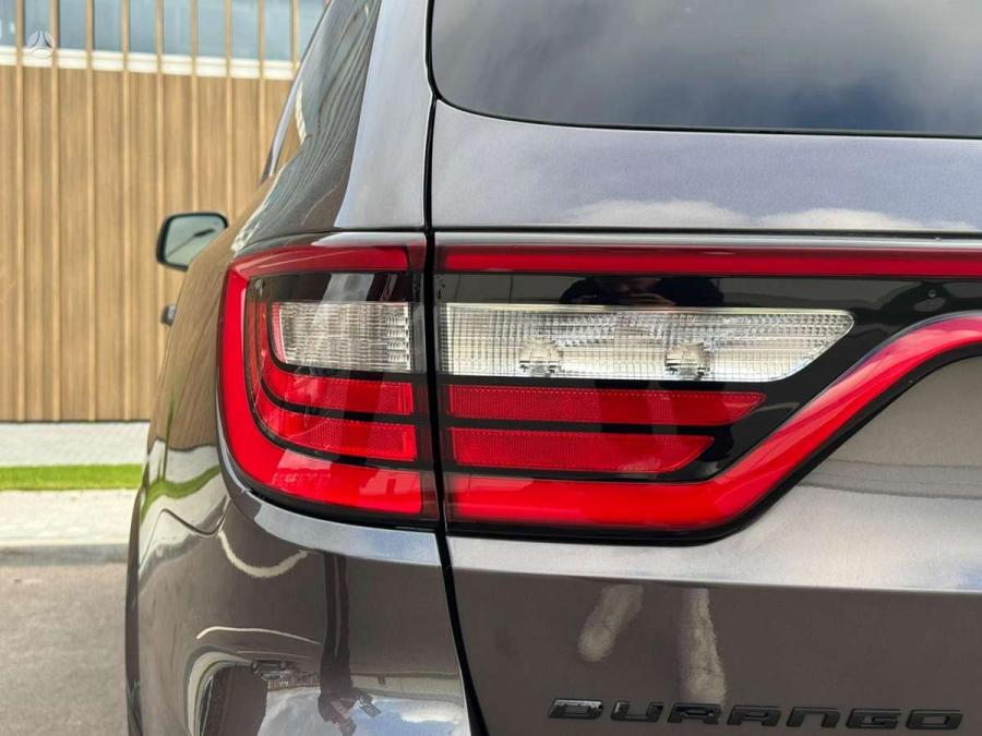 Grey Dodge Durango 2021 in Klaipeda, with an engine capacity of 5.70 L and mileage of 68 thousand km for 28000 €, photo 33 on AUTOMOTO.COM.LV