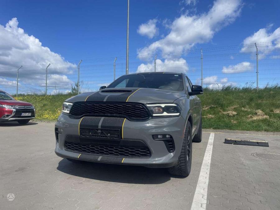 Grey Dodge Durango 2021 in Vilnius, with an engine capacity of 3.60 L and mileage of 114 thousand km for 24000 €, photo 3 on AUTOMOTO.COM.LV