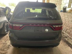 Pelēks Dodge Durango 2021 Alīta, ar dzinēja tilpumu 5.65 L un nobraukumu 132 tūkst. km par 12000 €, foto 14 vietnē AUTOMOTO.COM.LV