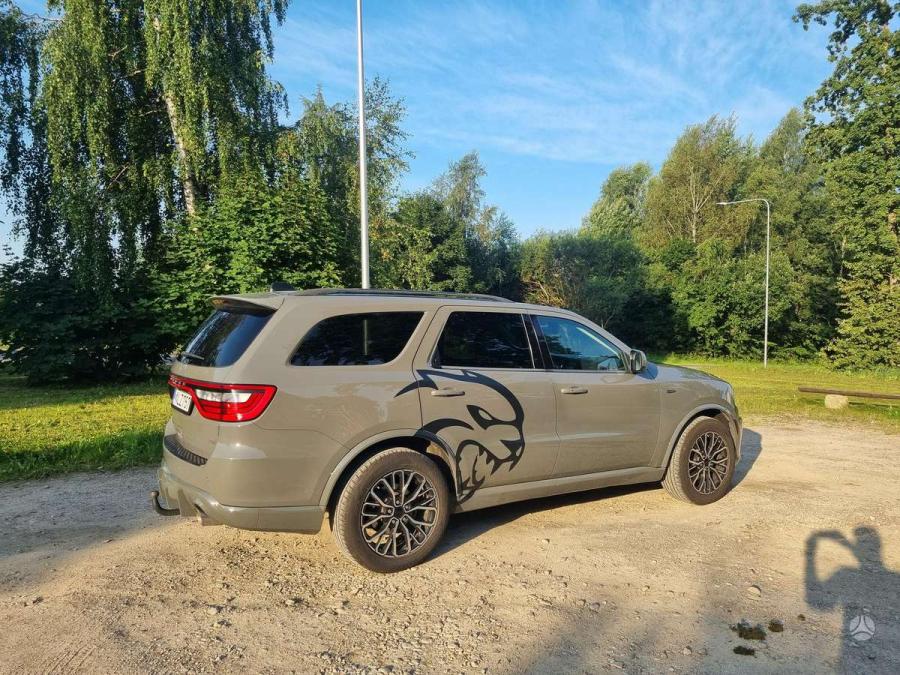 Grey Dodge Durango 2021 in Klaipeda, with an engine capacity of 3.60 L and mileage of 160 thousand km for 21000 €, photo 4 on AUTOMOTO.COM.LV