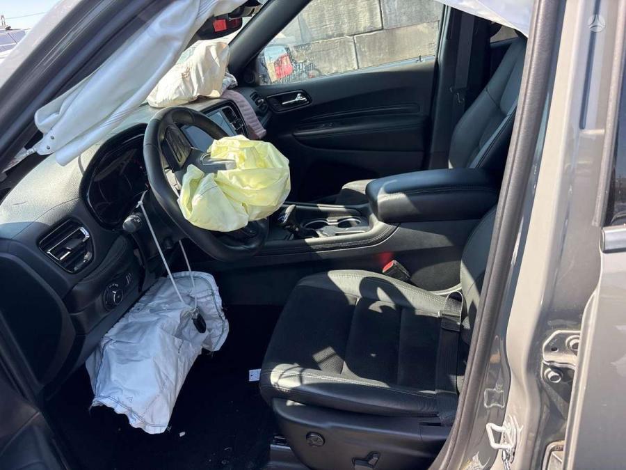 Pelēks Dodge Durango 2022 Ukmergė, ar dzinēja tilpumu 3.60 L un nobraukumu 63 tūkst. km par 18490 €, foto 24 vietnē AUTOMOTO.COM.LV