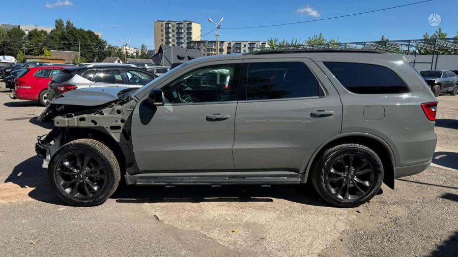 Grey Dodge Durango 2022 in Ukmerge, with an engine capacity of 3.60 L and mileage of 22 thousand km for 16999 €, photo 6 on AUTOMOTO.COM.LV